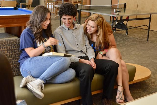 Coffee Bean & Tea Leaf - Hillel At UCLA